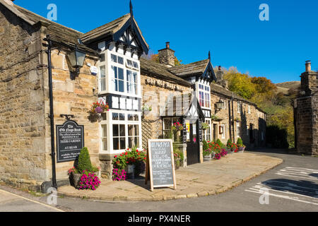 The Old Nags Head pub in Edale, Peak District, Derbyshire. A famous ...