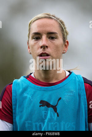 Arsenal Women's Jordan Nobbs during the pre-match warm up Stock Photo ...