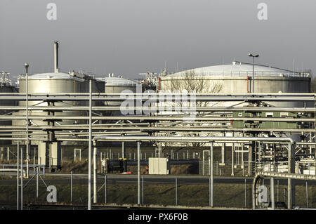 Vienna, oil harbour Lobau, tank farm, pipelines Stock Photo - Alamy