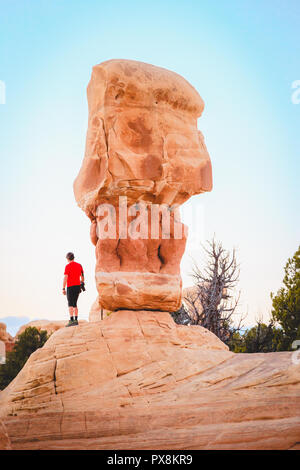 Rock formations and hoodoos in the evening, Bryce Canyon National Park ...