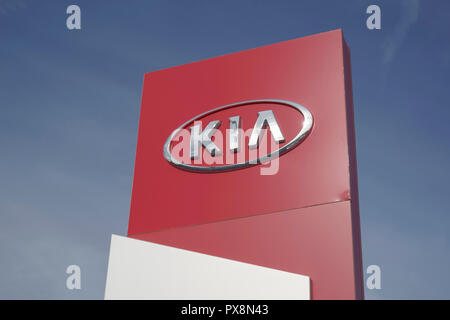 Kia motors sign at a car dealership, UK Stock Photo: 69869608 - Alamy