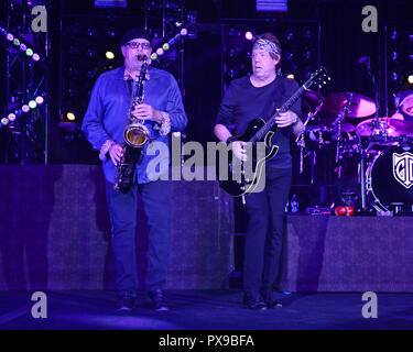 Coconut Creek, FL, USA. 19th Oct, 2018. George Thorogood performs at ...