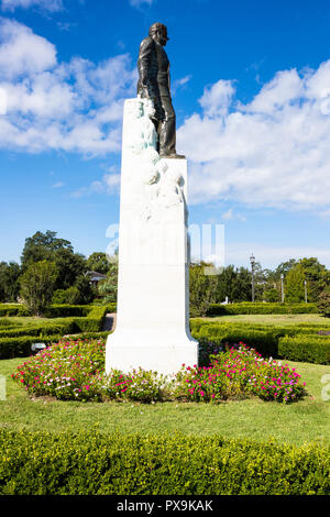 The capitol building and grounds of Louisana in Baton Rouge. The ...