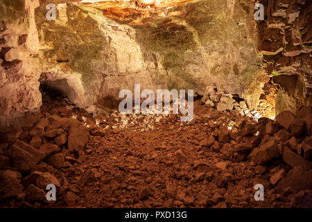 Grimes Graves. Interior of the Neolithic flint mine, Greenwell's shaft ...