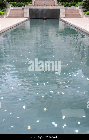 Flame of Remembrance, Pool of Reflection and War Memorial at sunrise in ...
