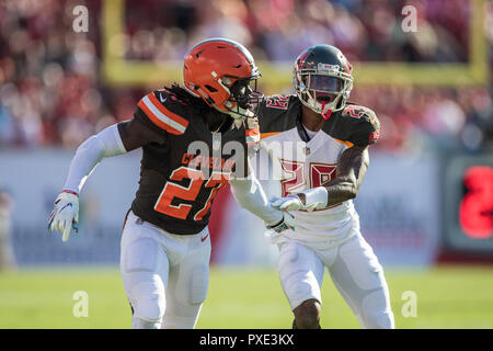 Cleveland Browns cornerback Tavierre Thomas (20) and Andrew Sendejo (23 ...