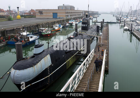 Russian submarine B-143 / U-480 Foxtrot type 641 and lightship ...