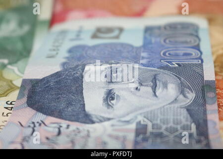 1000 rupees Pakistani currency note Stock Photo: 222845604 - Alamy