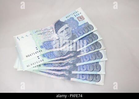 1000 rupees Pakistani currency note Stock Photo: 222845604 - Alamy