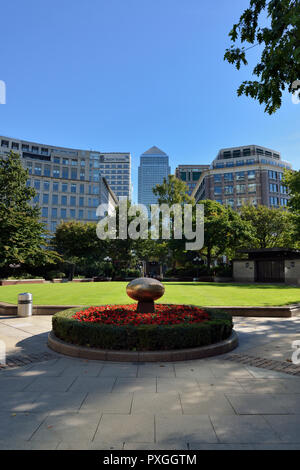 Westferry Circus park, Canary Wharf financial district on the Isle of ...