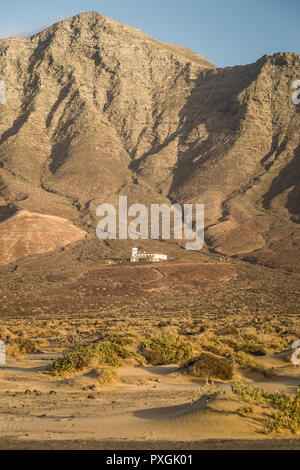 Fuerteventura, Villa Winter, Cofete, path, road, gravel road to Cofete ...