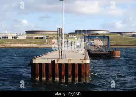Pier at Flotta oil terminal Orkney Stock Photo - Alamy