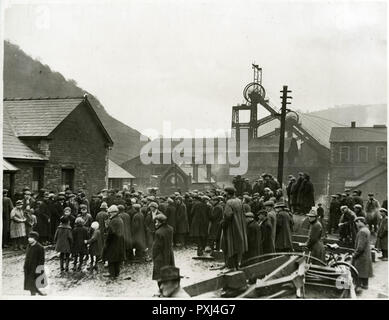 Marine colliery in Cwm in the Gwent valleys. Marine closed in 1988 ...
