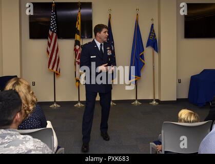 Air Force Col. Shawn Bratton, 175th Cyberspace Operations Group ...