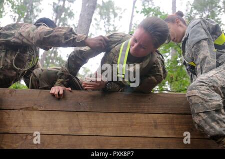 Soldiers with the 135th Quartermaster Company, 87th Combat Sustainment ...