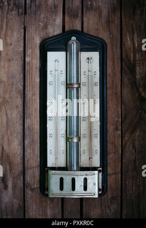 ancient thermometer on wooden background, 26 degrees Celsius Stock ...