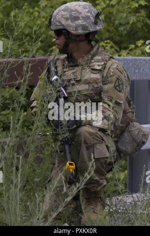 U.S. Army Soldiers of the 572nd Brigade Engineer Battalion, and 186th ...