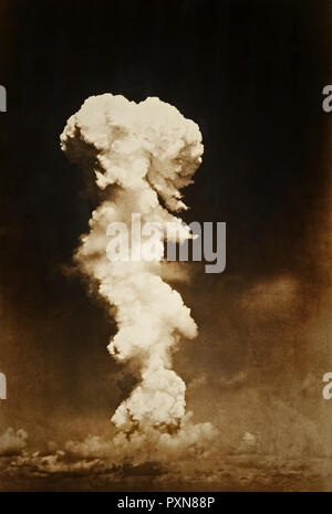 The Pacific War: nuclear explosion in Okinawa 1945 Japan - World War ...
