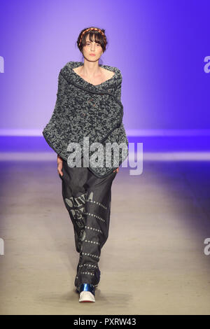 Sao Paulo, Brazil. 23rd Oct 2018. SPFW N46 - Parade of the ALUF ...