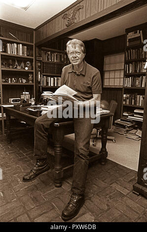 Jimmy Carter in his study at his 1 Woodland Drive home in Plains ...