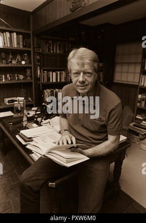 Jimmy Carter in his study at his 1 Woodland Drive home in Plains ...