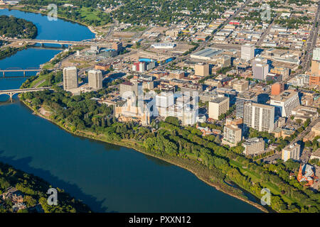 Aerial view of city of Saskatoon and South Saskatchewan River Stock ...