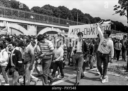 Defenders of Confessional School march to protest against alleged ...