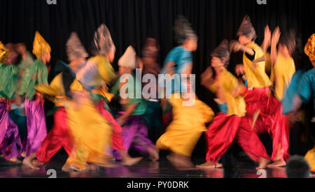 Traditional music and dance, Manila, Philippines Stock Photo - Alamy