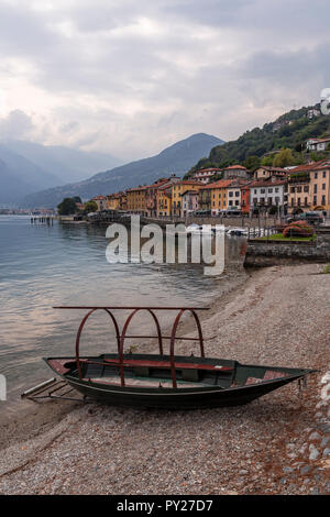 The town of Domaso, on Lake Como, on an autumn day Stock Photo - Alamy