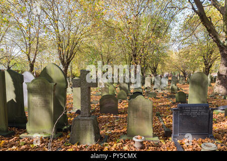 Gravestones in Key Hill Cemetery in Hockley, Birmingham Stock Photo - Alamy
