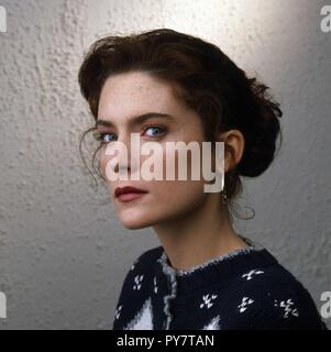 TWIN PEAKS (TV - 1990) LARA FLYNN BOYLE, JAMES MARSHALL, SHERILYN FENN ...