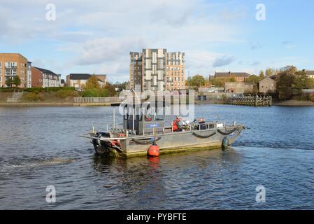 Renfrew-Yoker Ferry, River Clyde, Renfrew, Glasgow, Scotland Stock ...