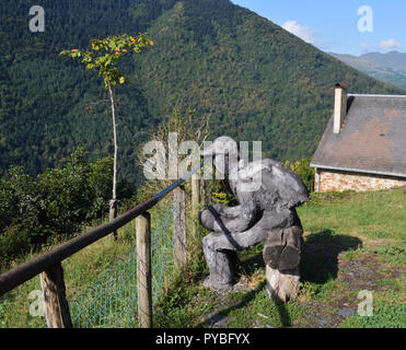 Luchon, Frankreich. 10th Sep, 2018. View into the valley after Luchon ...