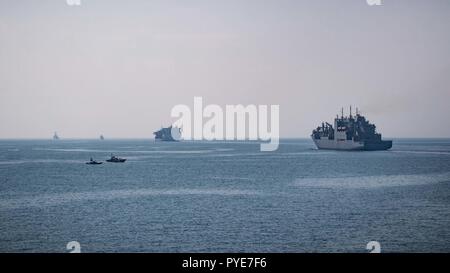 USNS Invincible (T-AGM 24 Stock Photo - Alamy