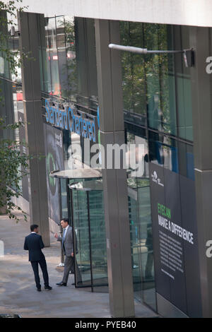 Standard Chartered London headquarters Stock Photo - Alamy