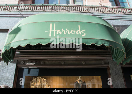Awning at the famous store Harrods Stock Photo - Alamy