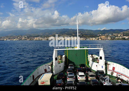 Messina, Sicily, Italy - ferry service to Villa San Giovanni in Stock ...