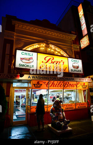 USA, Washington DC, famous fast food restaurant Ben´s Chili Bowl at ...