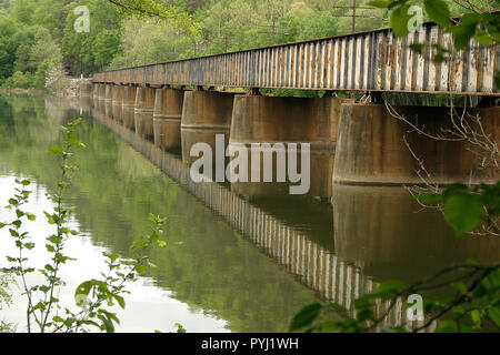 James River Foot Bridge, hiking trail on the Appalachian Trail ...