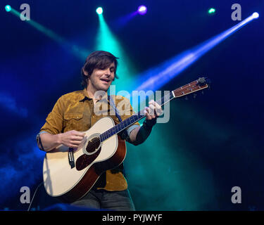 Madison, Wisconsin, USA. 27th Oct, 2018. T.J. OSBORNE of Brothers ...