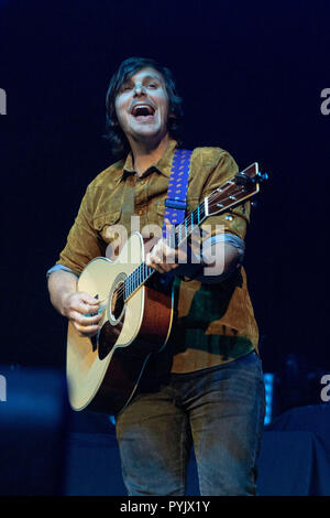 Madison, Wisconsin, USA. 27th Oct, 2018. T.J. OSBORNE of Brothers ...