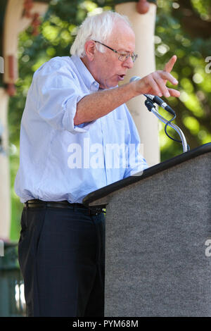 Senator Bernie Sanders holding a campaign rally in Grinnell, Iowa for ...
