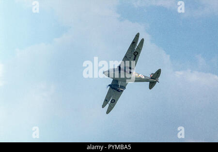 De Havilland Dragon Rapide Mark 3 G-AHGD biplane light aircraft at ...