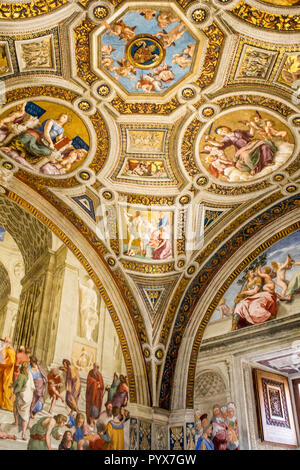 Vatican, Rome, Italy - 09/25/18: painting (fresco) ceilings in the Vatican Museum Stock Photo ...