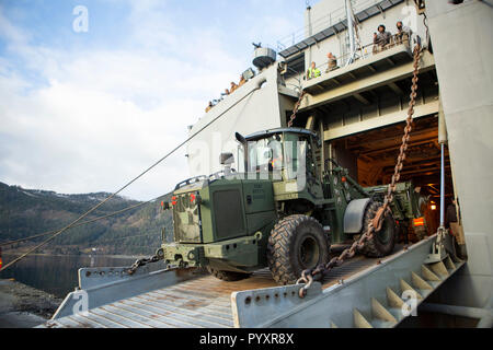 The aviation logistic ship S.S. Wright (T-AVB-3) ports during Exercise ...