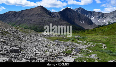 Alberta mountain scenes in the summer and fall Stock Photo - Alamy