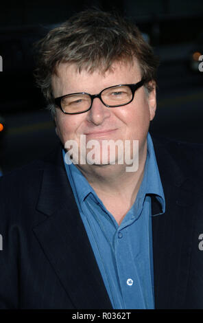 SICKO -2007 MICHAEL MOORE Stock Photo - Alamy