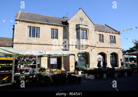 The centre of the historic market town of Oundle, Northamptonshire ...