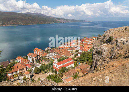 Halbinsel und Ortschaft Lin am Ohridsee, Albanien, Europa | Lin village ...