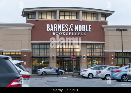 Exterior facade of Borders Book Store with sign and logo, USA Stock ...